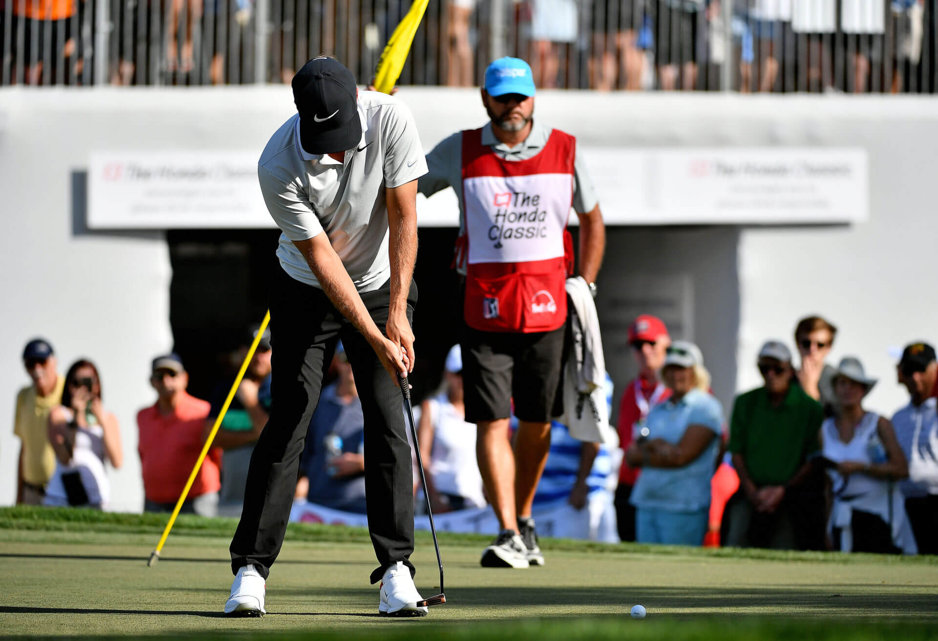 FAQ: Where should you stand when someone is putting? - Caddie Network