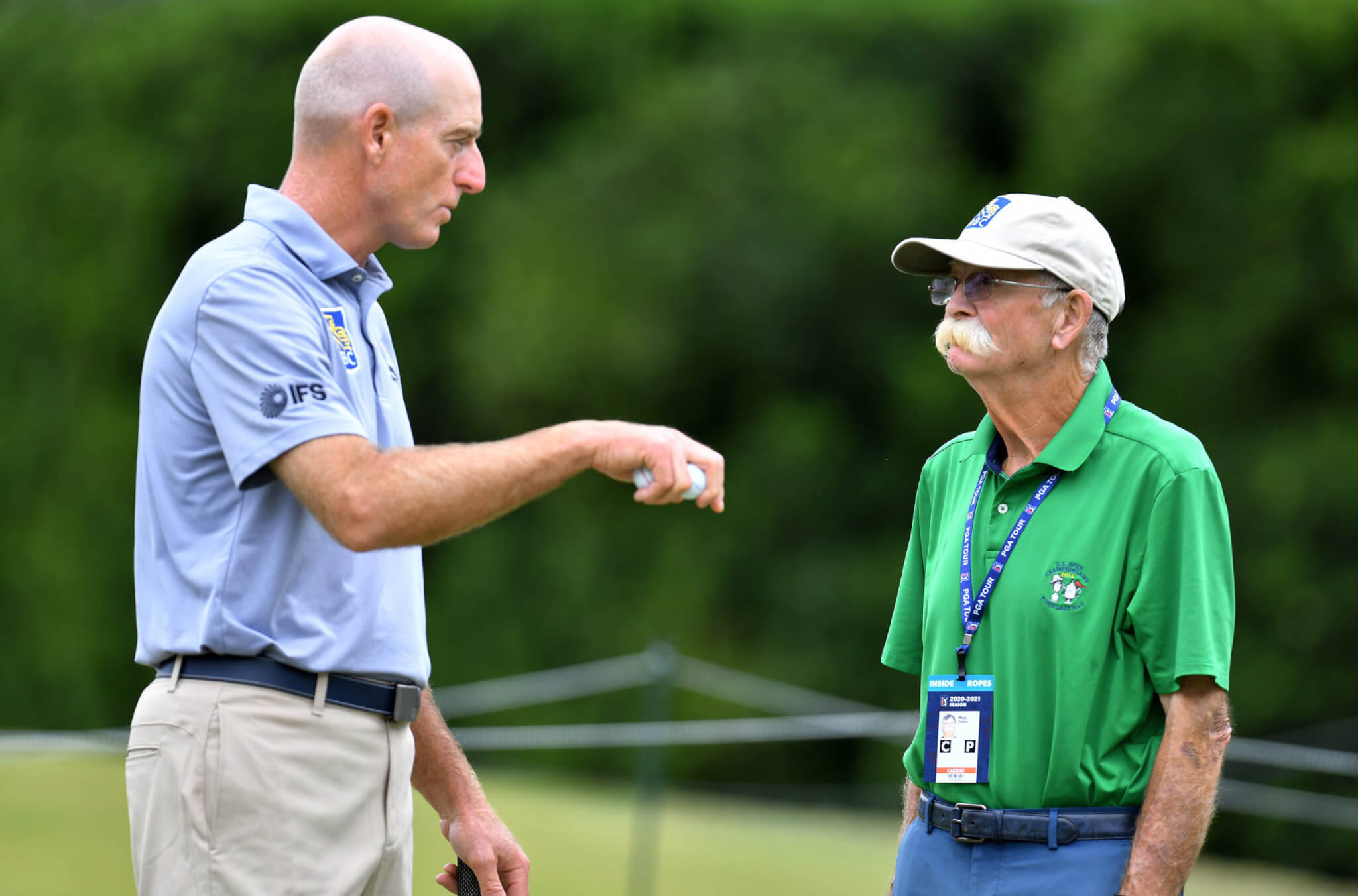 Q&A with legendary caddie Mike 'Fluff' Cowan - Caddie Network